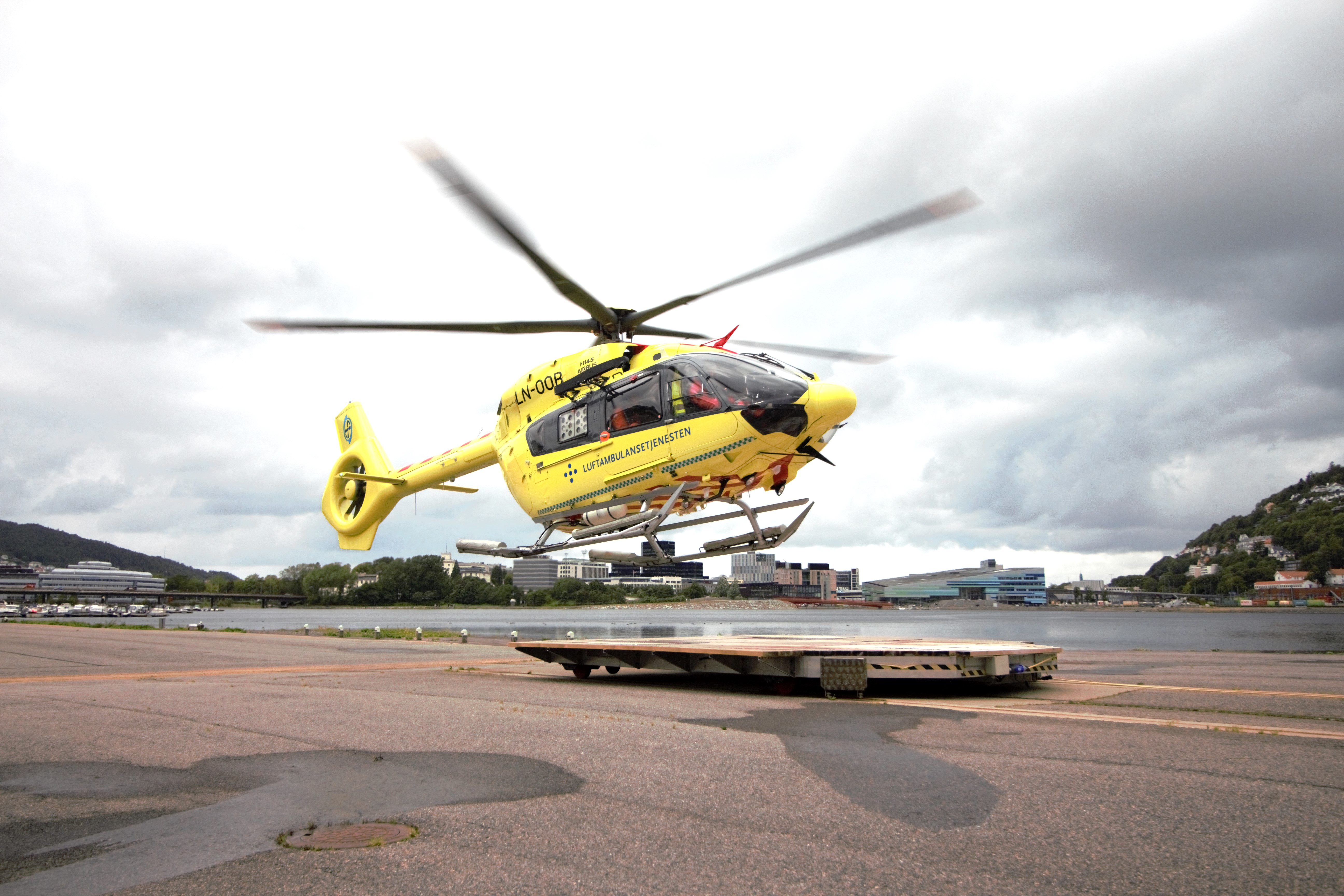 Forside - Luftambulansetjenesten HF